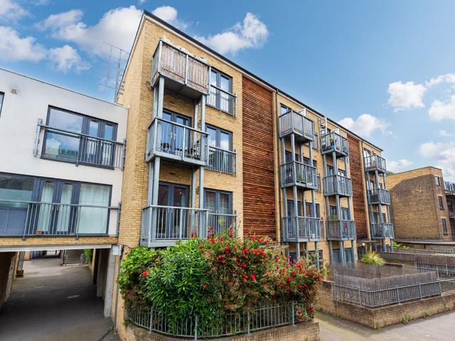 New Road, London E1, 2 bed flat to rent, £2,250 pcm | PrimeLocation