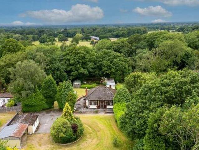 New Road, Moreton, 2 Bedroom Detached
