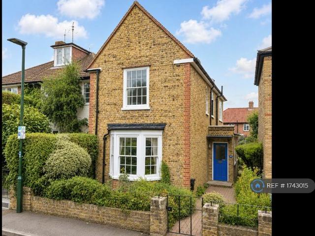 New Road, Richmond, TW10 3 bed semi detached house to rent £3,500 pcm £808 pw