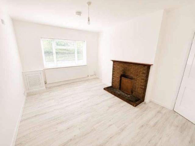 New Road, Shepperton, TW17