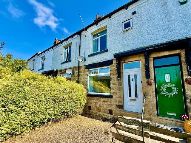 New Road Side, Horsforth, Leeds, West. 3 bed terraced house to rent £1,295 pcm £299 pw