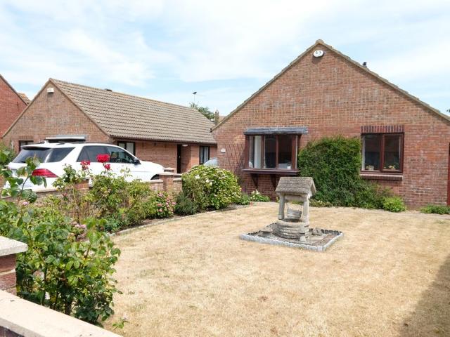 New Romney TN28, 3 bed bungalow to rent, £1,500 pcm | PrimeLocation