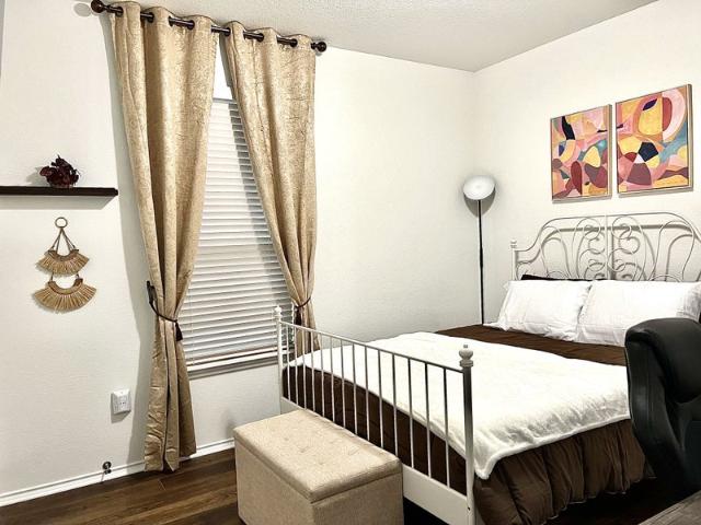 New room for rent. Del Valle / East Austin, TX