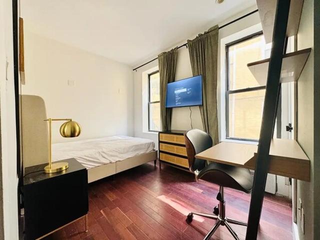 New room, HUGE windows, HDTV, laundry # 747