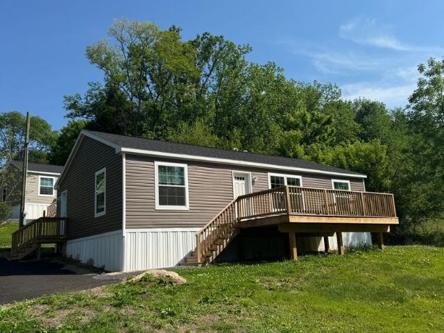 New ranch home w yard, parking, laundry, deck in Williams Township