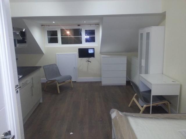 New refurb Studio two weeks Rent free!