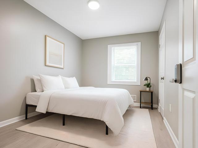 New Renovation Stone Mountain Home | Furnished and Spacious | No Move In Fee, Free Fast Wi Fi $, Monthly Cleaning, Bus Stop 5 Min, Quiet Neighborhood, + Friendly Padmates