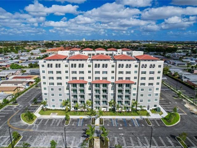 New resort style Construction 1bed 1 bath and 2 be