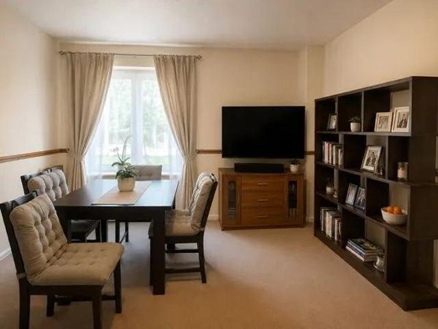 New Woodford Road, South Woodford, E18, Property for rent