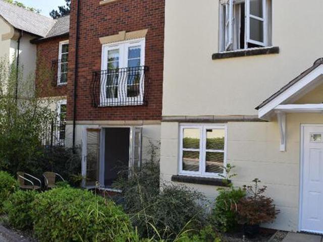 New Warwick Road, Lucas Court, Leamington Spa, 2 Bedroom Apartment