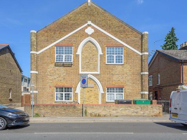 New Windsor Street, Uxbridge UB8, 1 bed flat to rent, £1,350 pcm | PrimeLocation