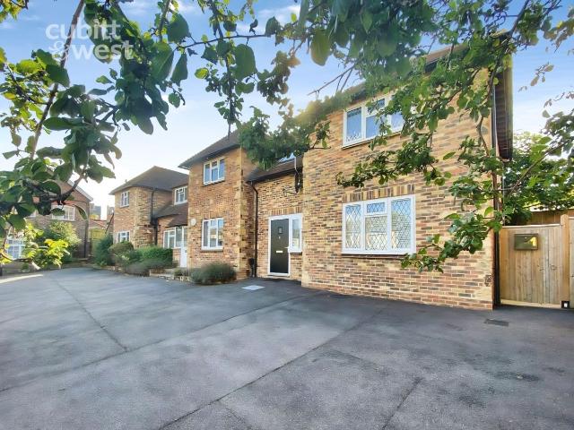 New Town, Uckfield TN22, 1 bed flat to rent, £1,050 pcm | PrimeLocation
