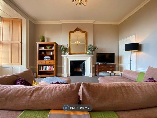 New Town, Edinburgh EH2, 2 bed flat to rent, £2,500 pcm | PrimeLocation