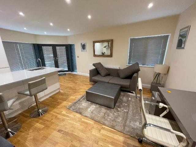 New Town House, Lind Road, Sutton SM1, 2 bed flat to rent, £1,950 pcm | PrimeLocation