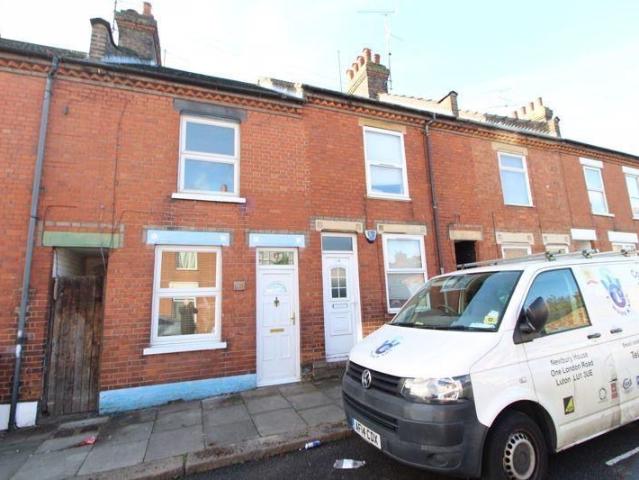 New Town Street, Luton LU1, 3 bed terraced house to rent, £1,650 pcm | PrimeLocation
