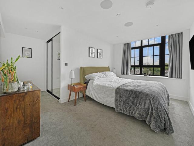 New Tannery Way, London 2 bed flat to rent £4,850 pcm £1,119 pw