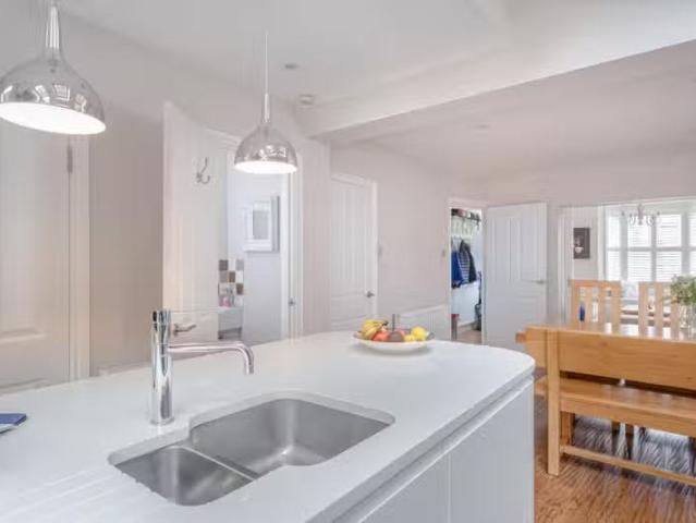 Charming Terraced house for rent in Clifton Street, St. Albans.