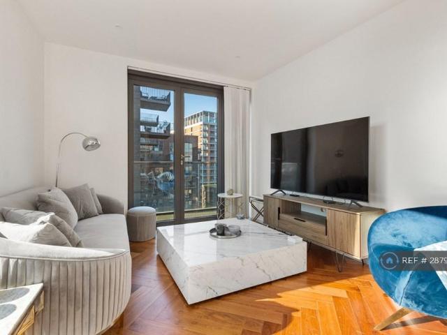 New Union Square, London, SW11 2 bed flat to rent £4,350 pcm £1,004 pw