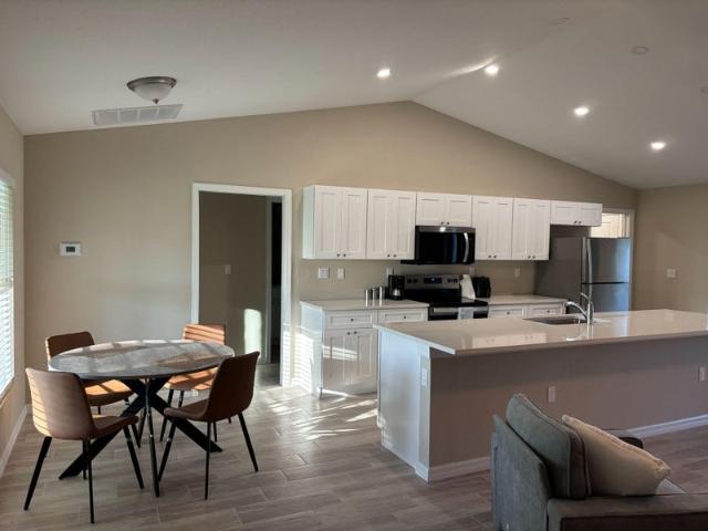 New upscale Bedroom Home in a Quiet Cape Coral Ne