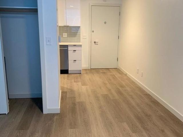 New Val Anne Studio Apartment for Rent at 800 Queen Anne Ave N, Seattle, WA 98109 Lower Queen Anne
