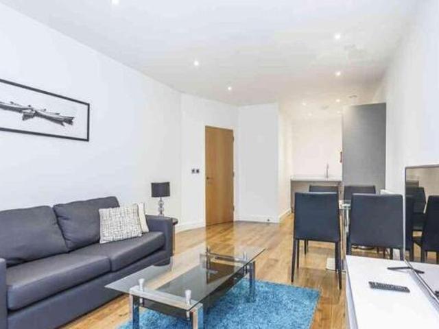 New Village Avenue, London, 1 Bedroom Flat