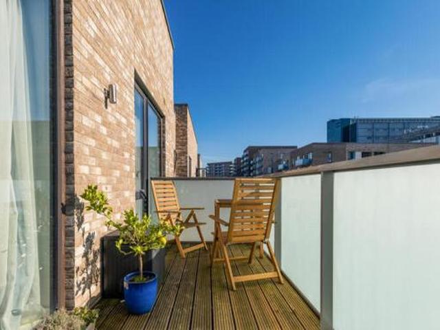 New Village Avenue, London, 2 Bedroom Flat