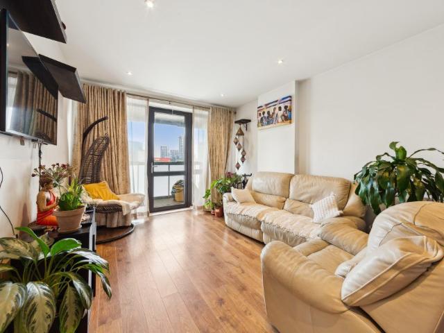 New Village Avenue, Poplar E14, 2 bed flat to rent, £2,275 pcm | PrimeLocation