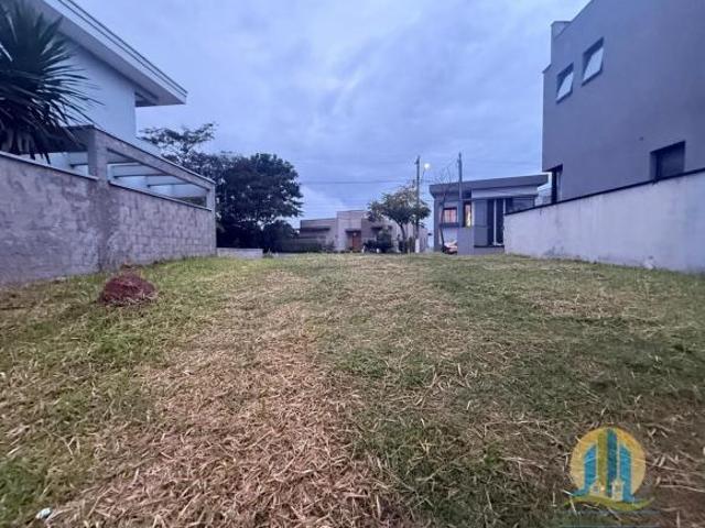 New Ville Terreno à venda no condomínio New Ville, Santana de Parnaíba/SP