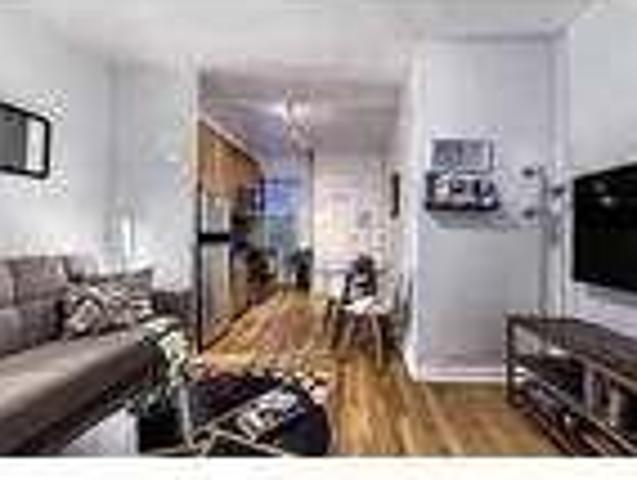 New York 2 bedroom 1 bath apartment in Manhattan