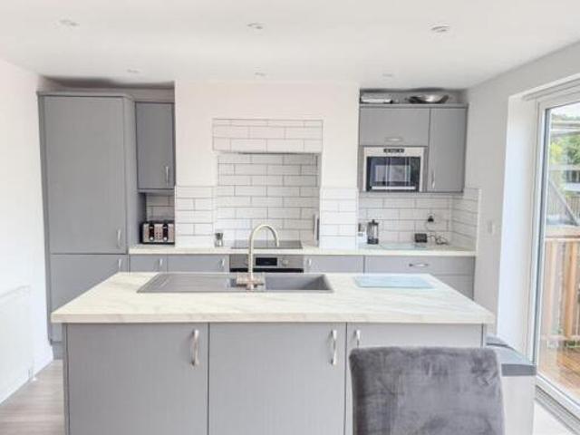 New York Lane, Rawdon, 3 Bedroom Semi detached