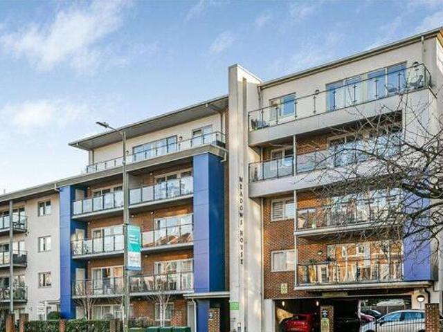 New Zealand Avenue, Walton on thames, 2 Bedroom Apartment