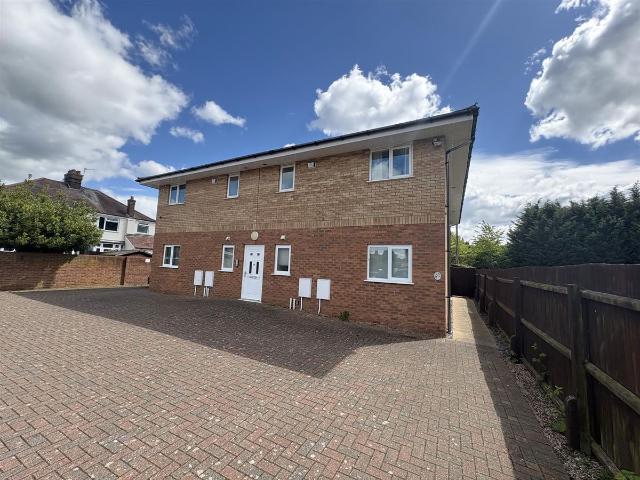 Newark Avenue, Peterborough PE1, 2 bed flat to rent, £995 pcm | PrimeLocation