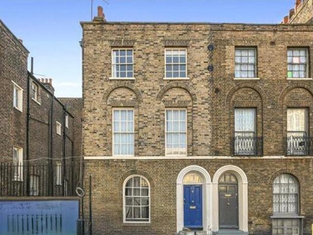 Newark Street, London, 3 Bedroom End