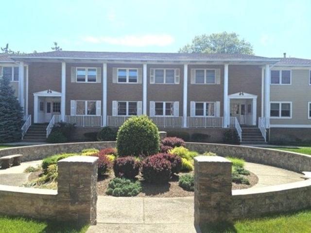 Newark Pompton Tpke Unit,pequannock Township, Condo For Sale