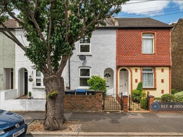 Newark Road, South Croydon, CR2 2 bed terraced house to rent £1,850 pcm £427 pw