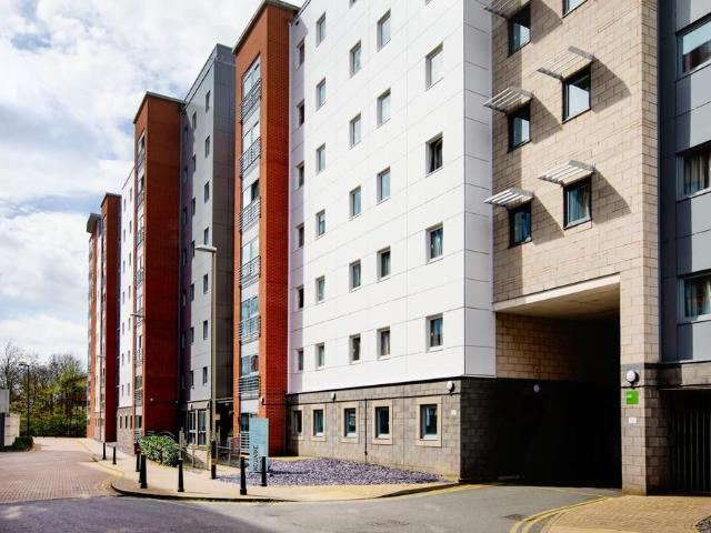 Newarke Point, Newarke Close, Leicester LE2, 1 bed flat to rent, £585 pcm | PrimeLocation
