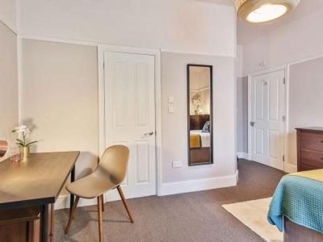 Newbould Lane, S10 2PL