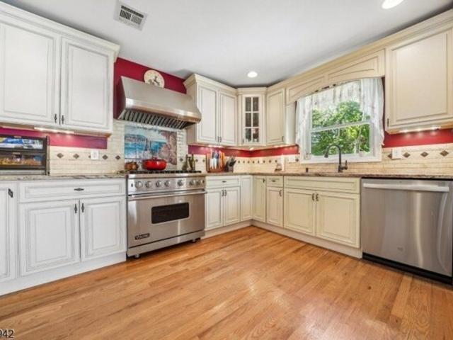 Newbrook Ln, Springfield, Home For Sale
