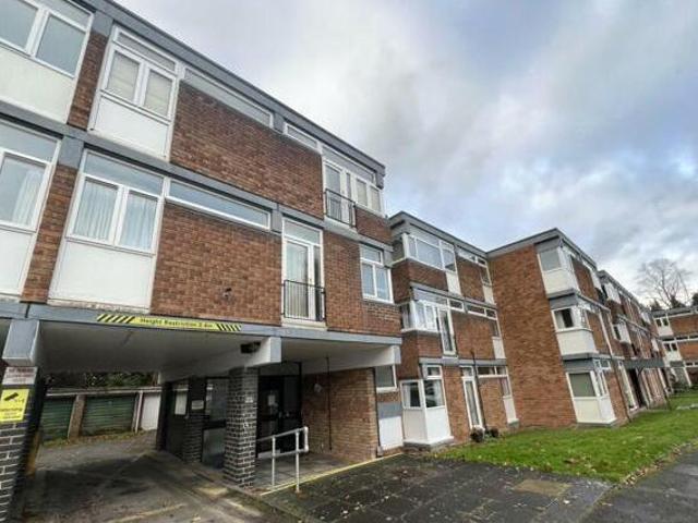 Newbridge Crescent, Wolverhampton, 2 Bedroom Flat