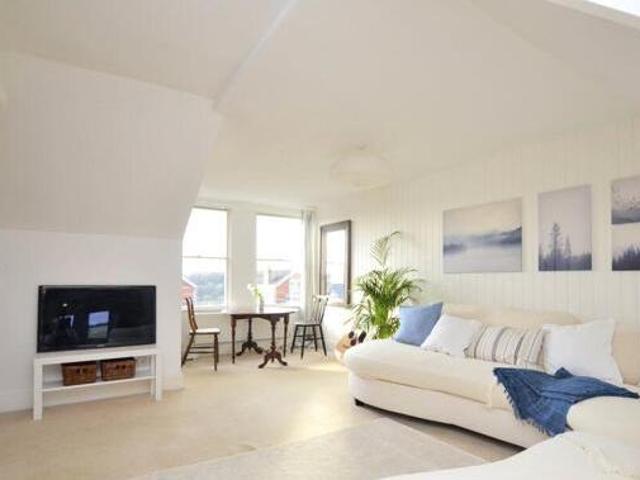 Newbridge Hill, Bath, 2 Bedroom Apartment