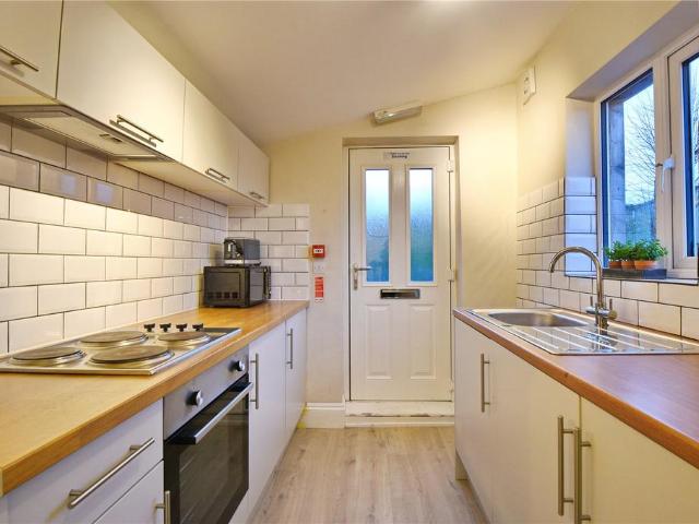 Newbridge Road, Bristol, Somerset, BS4 4 bed apartment to rent £1,600 pcm £369 pw