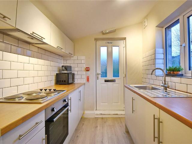 Newbridge Road, Bristol, Somerset BS4, 4 bed flat to rent, £1,600 pcm | PrimeLocation
