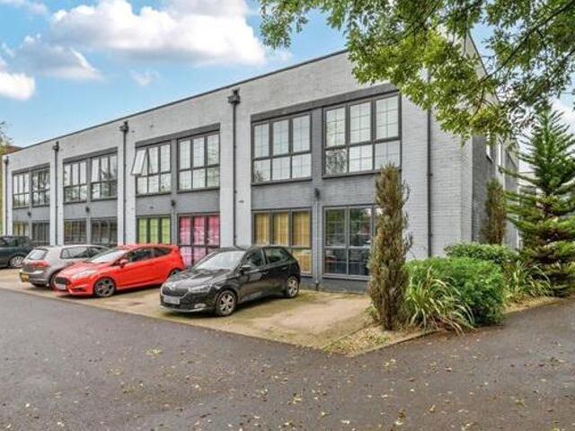 Newbury, Berkshire, 2 Bedroom Flat
