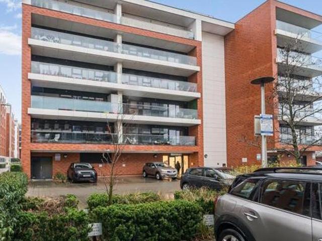 Newbury, Berkshire, 2 Bedroom Flat