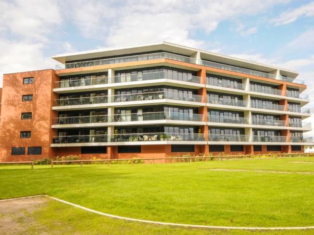 Newbury, Berkshire RG14, 1 bed flat to rent, £1,250 pcm | PrimeLocation