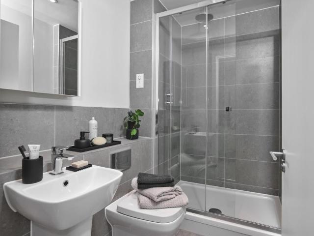 Newbury, Berkshire RG14, 2 bed flat to rent, £1,710 pcm | PrimeLocation