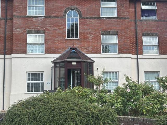 Newbury Gardens, Gillingham, Dorset SP8, 2 bed flat to rent, £900 pcm | PrimeLocation