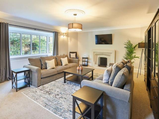Newby And Scalby YO13, 3 bed flat to rent, £3,730 pcm | PrimeLocation