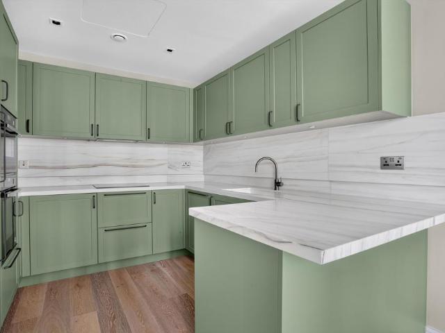 Newcastle Place, London W2 2 bed flat to rent £7,335 pcm £1,693 pw