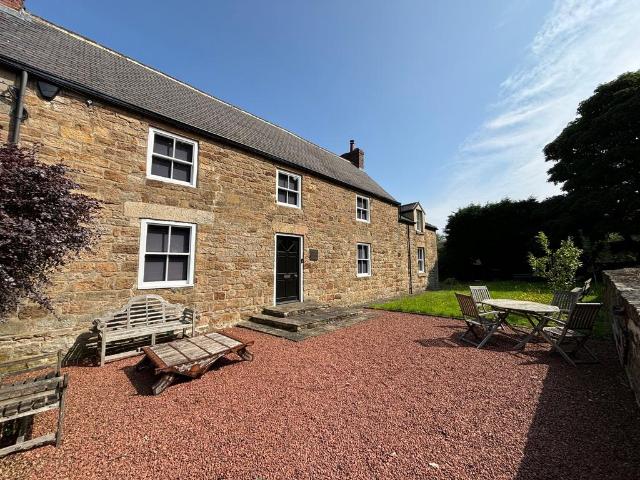 Newcastle upon Tyne, NE12 3 bed farm house to rent £1,995 pcm £460 pw